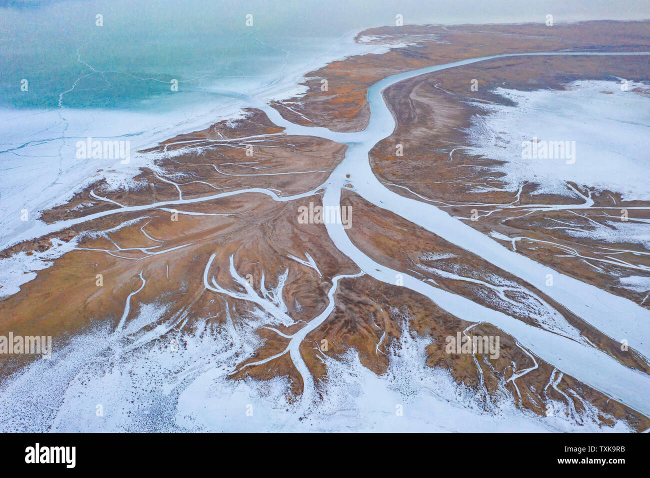 Freezing rivers hi-res stock photography and images - Alamy