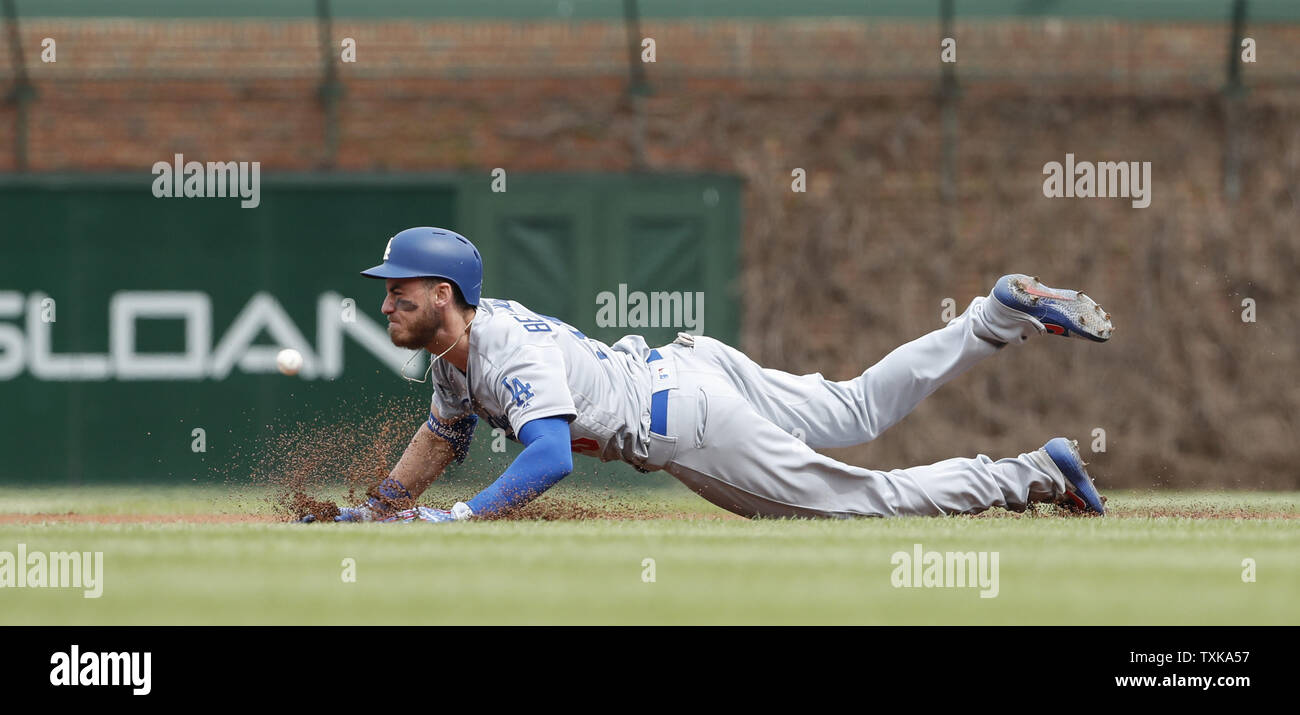 Los Angeles Dodgers first baseman Cody Bellinger (35) slides safely ...