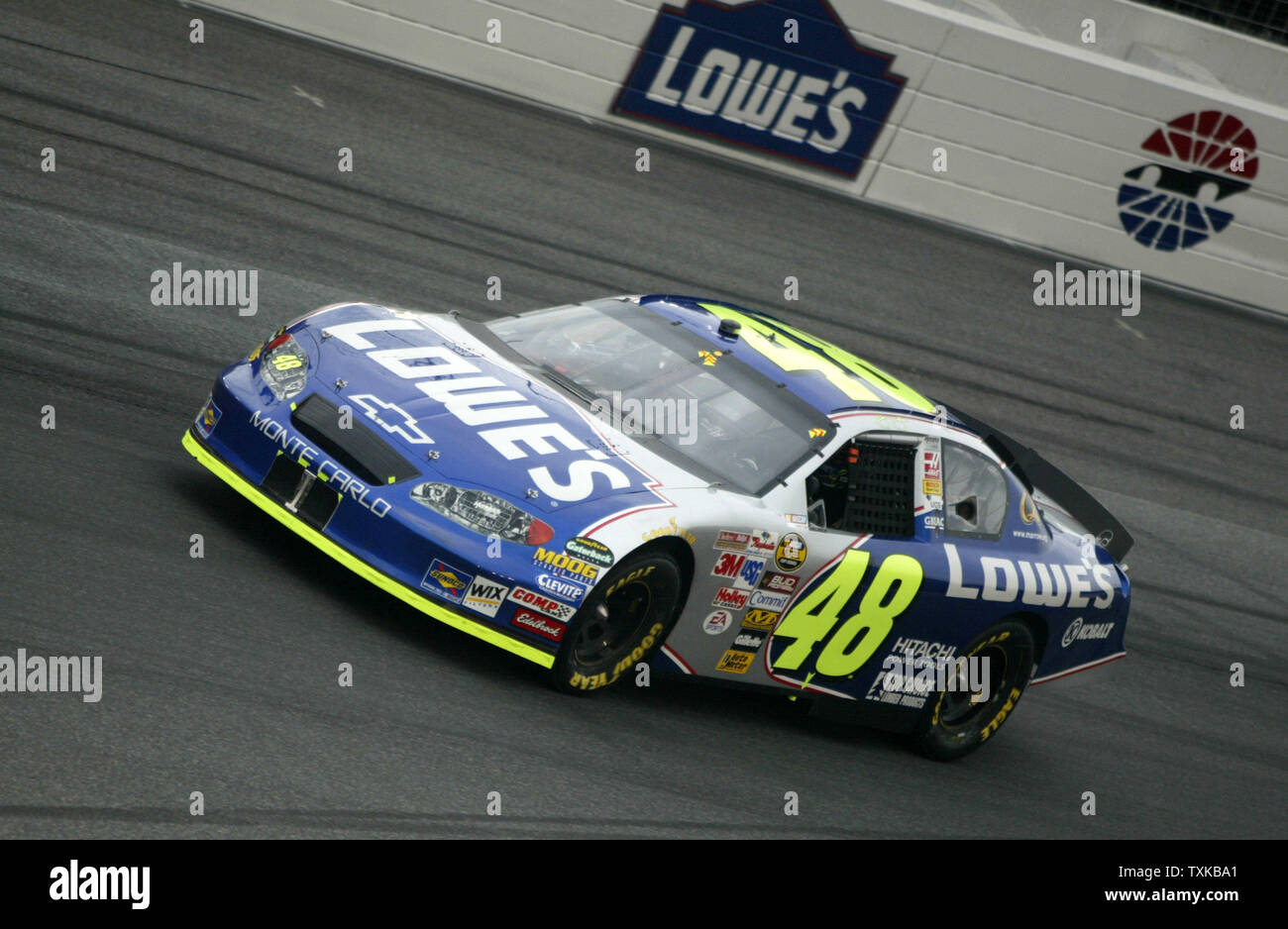 Jimmie johnson 2005 hi-res stock photography and images - Alamy