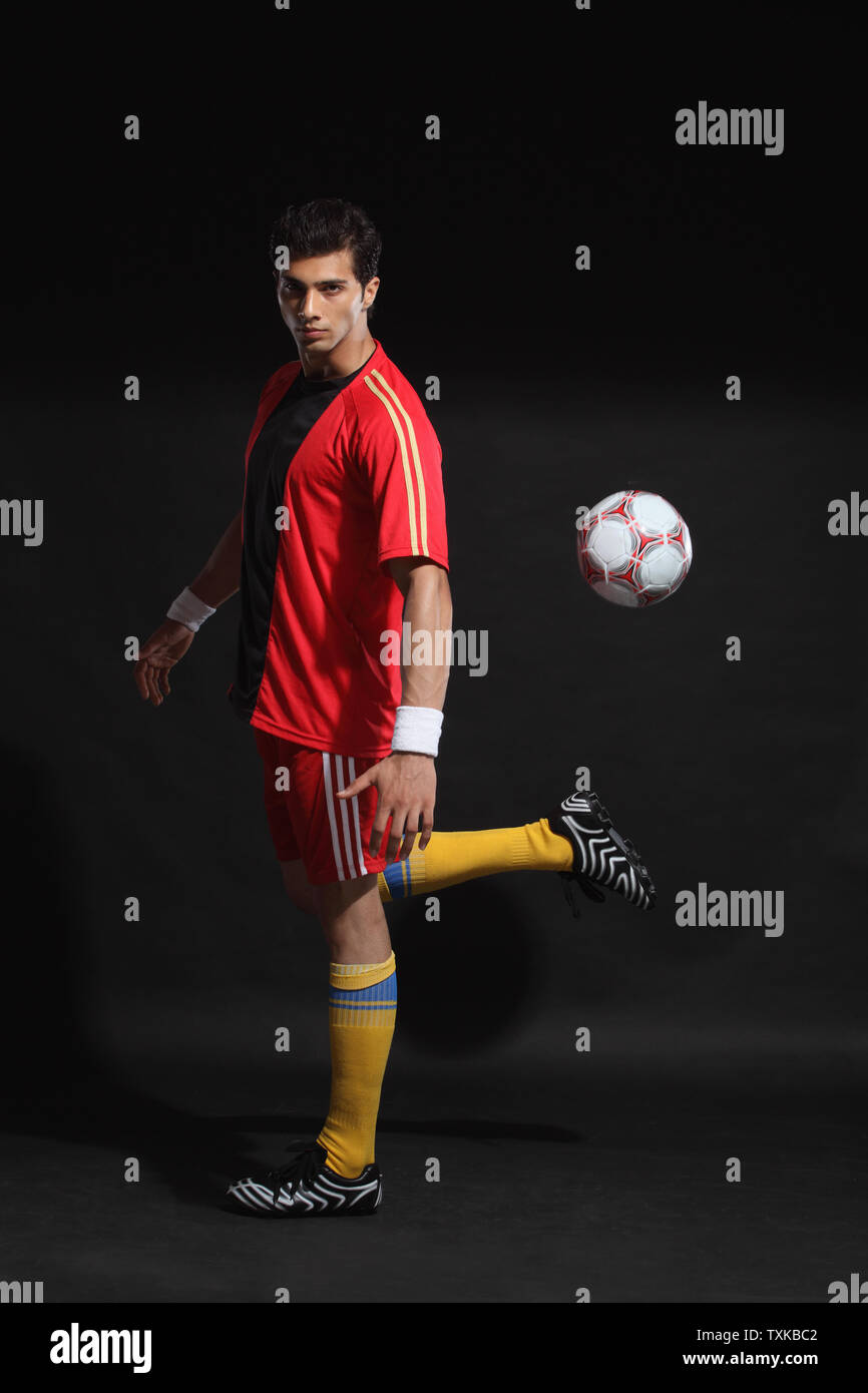 Playing sports game indian hi-res stock photography and images - Alamy