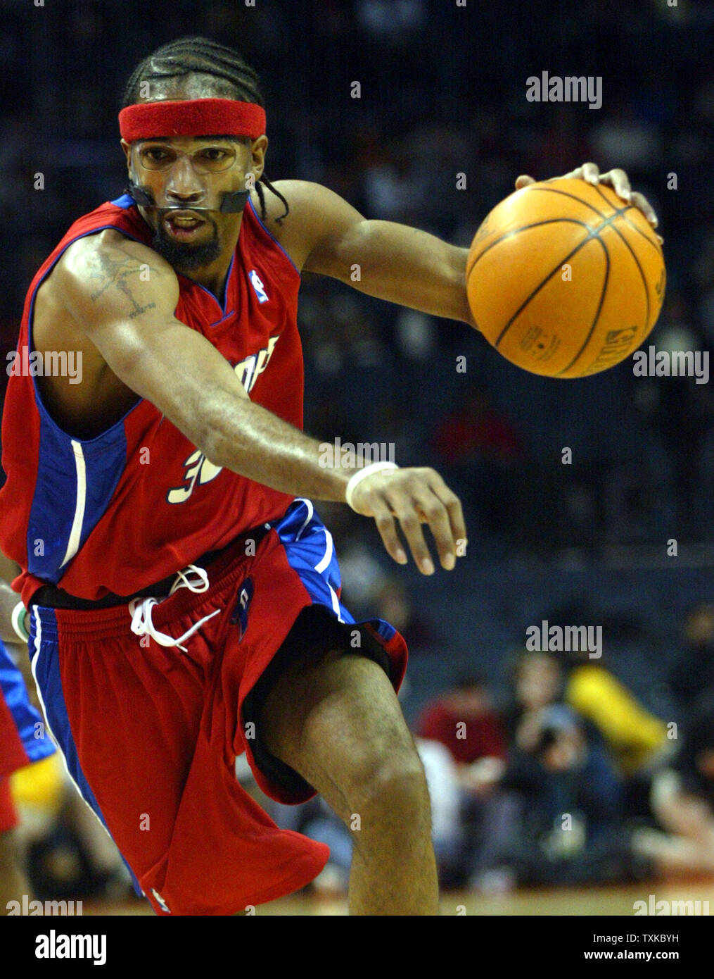 Detroit Pistons guard Richard Hamilton drives against the Charlotte ...