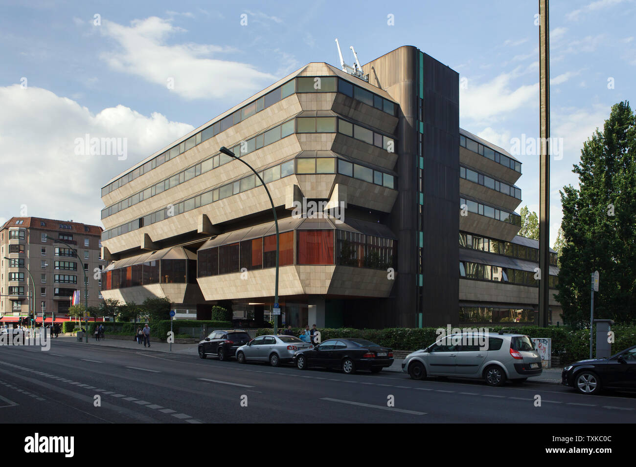 Embassy of Czechoslovakia designed by Czech architects Věra Machoninová ...