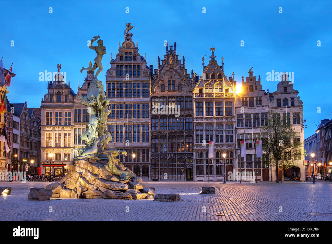 Old town square antwerp belgium hi-res stock photography and images - Alamy