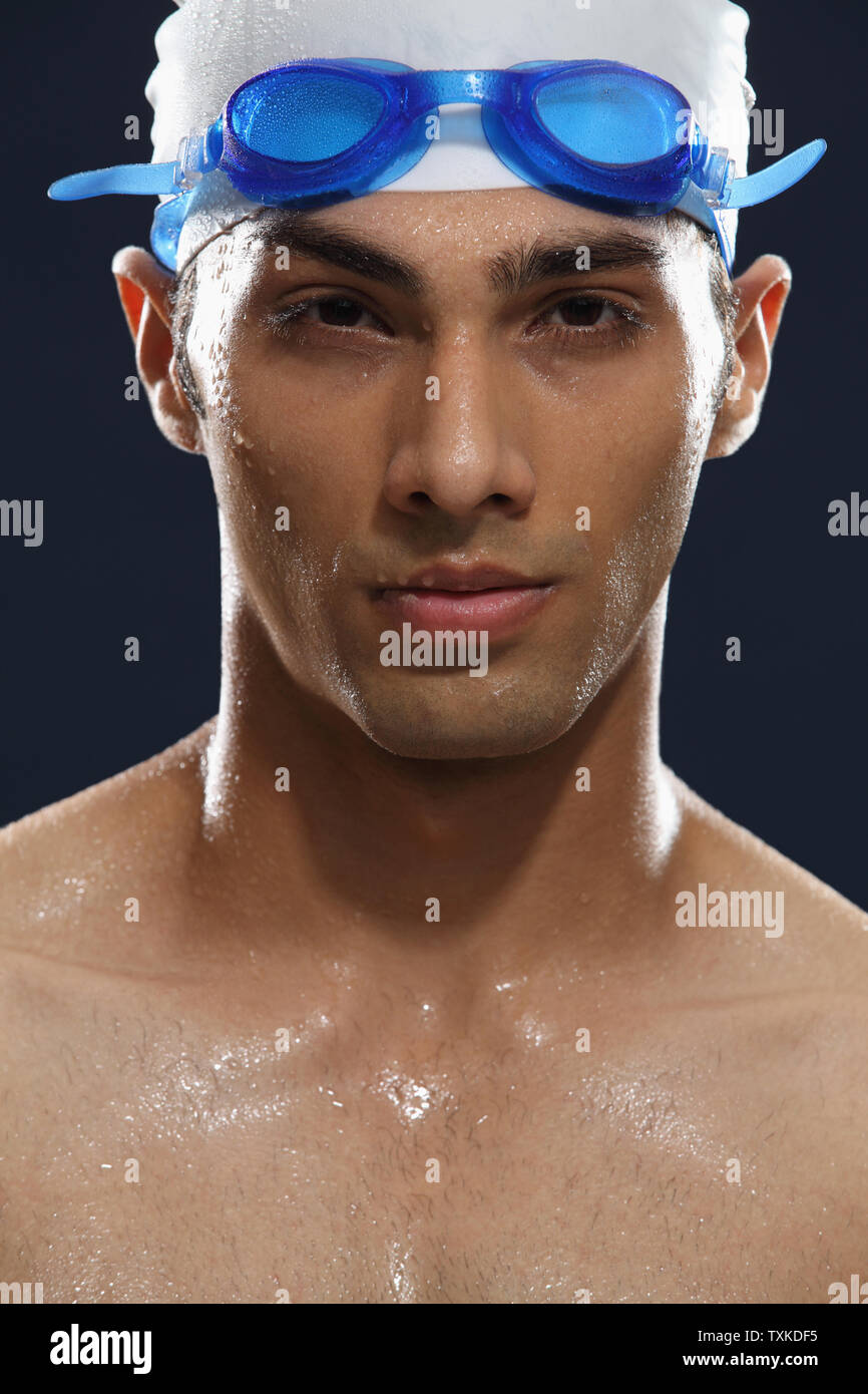 Wearing swimming caps hi-res stock photography and images - Alamy