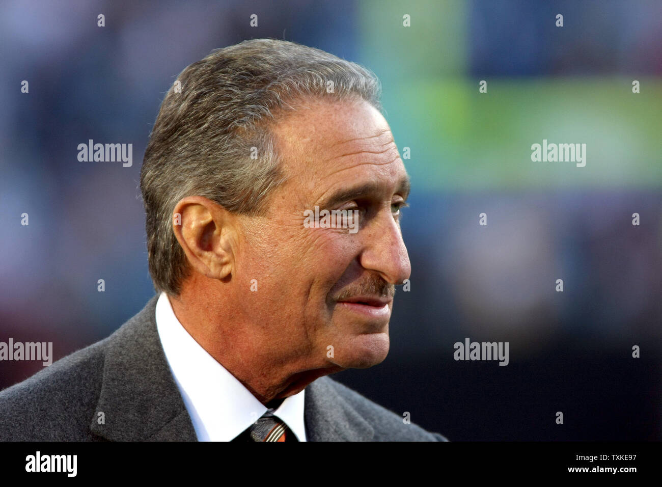 Atlanta falcons owner arthur blank hi-res stock photography and images ...
