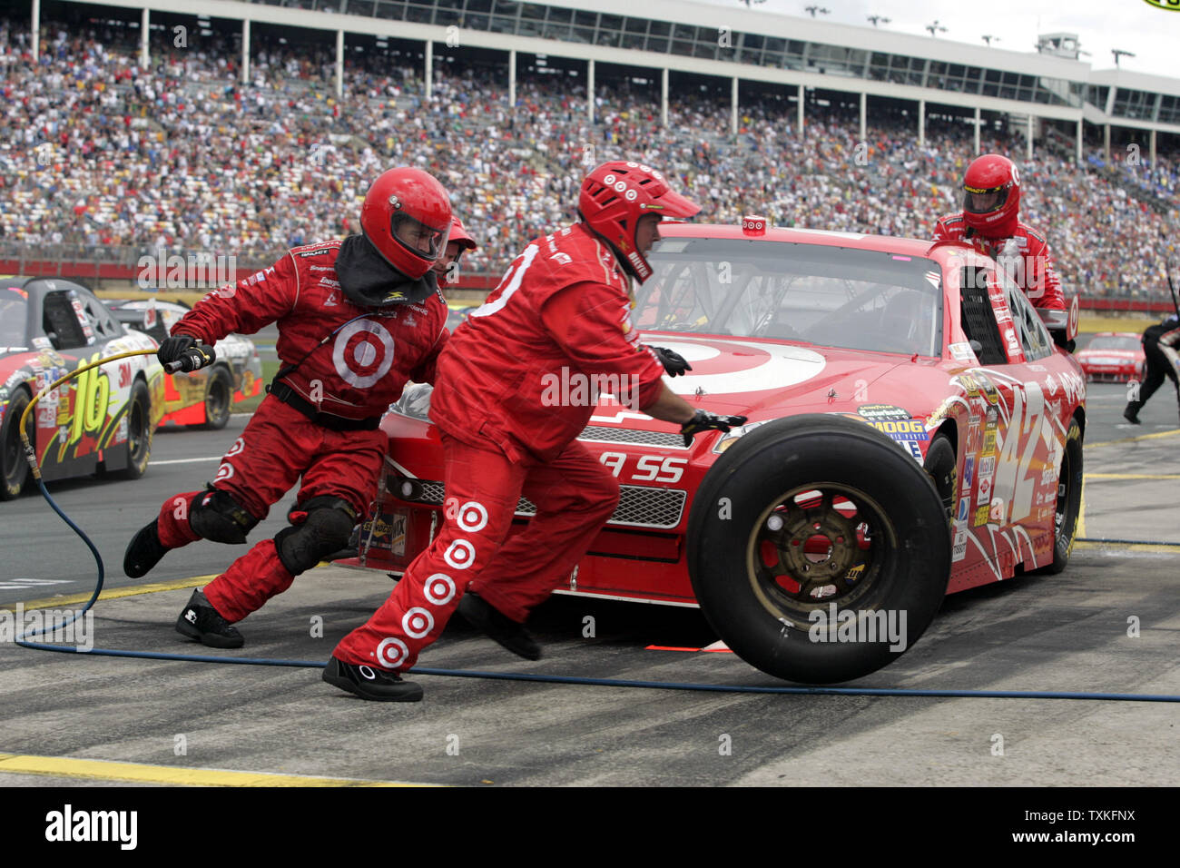 Pit crew hi-res stock photography and images - Alamy