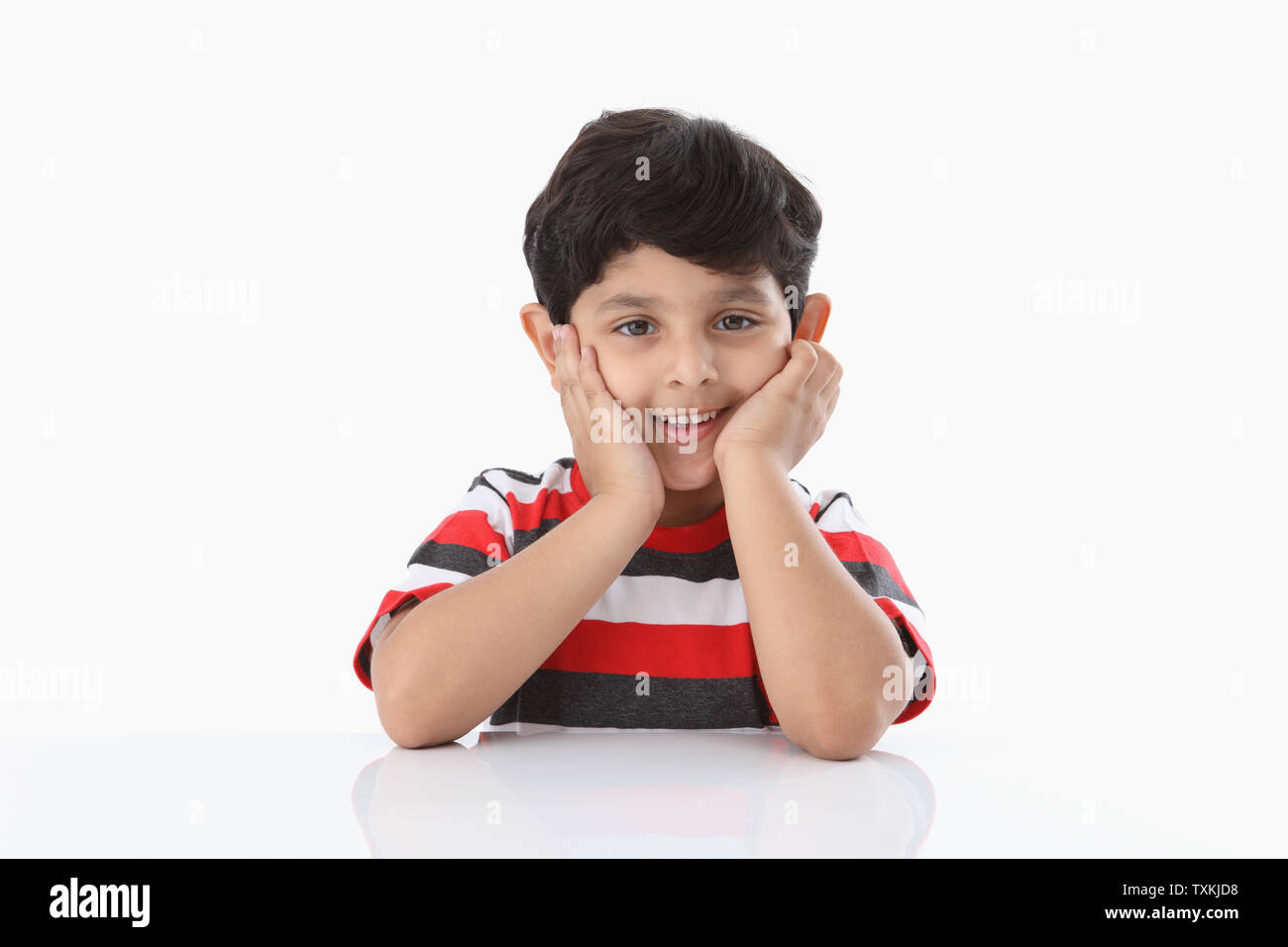Portrait of a boy smiling Stock Photo - Alamy
