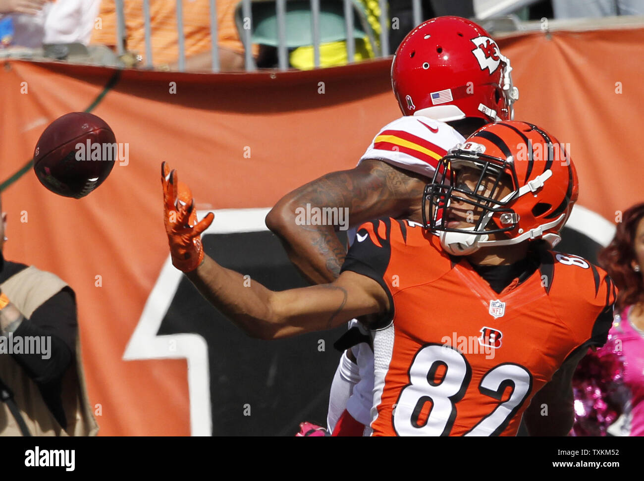 Cincinnati Bengals wide receiver marvin Jones (82) fights to make the ...