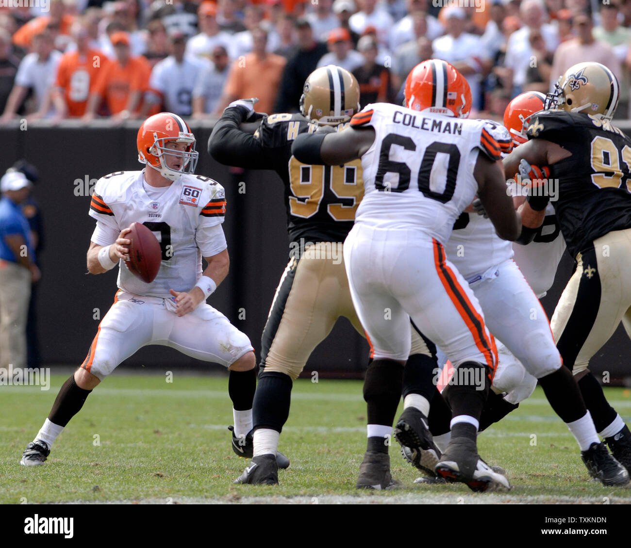 Cleveland Brown QB Charlie Frye throws a pass in the fourth quarter at ...