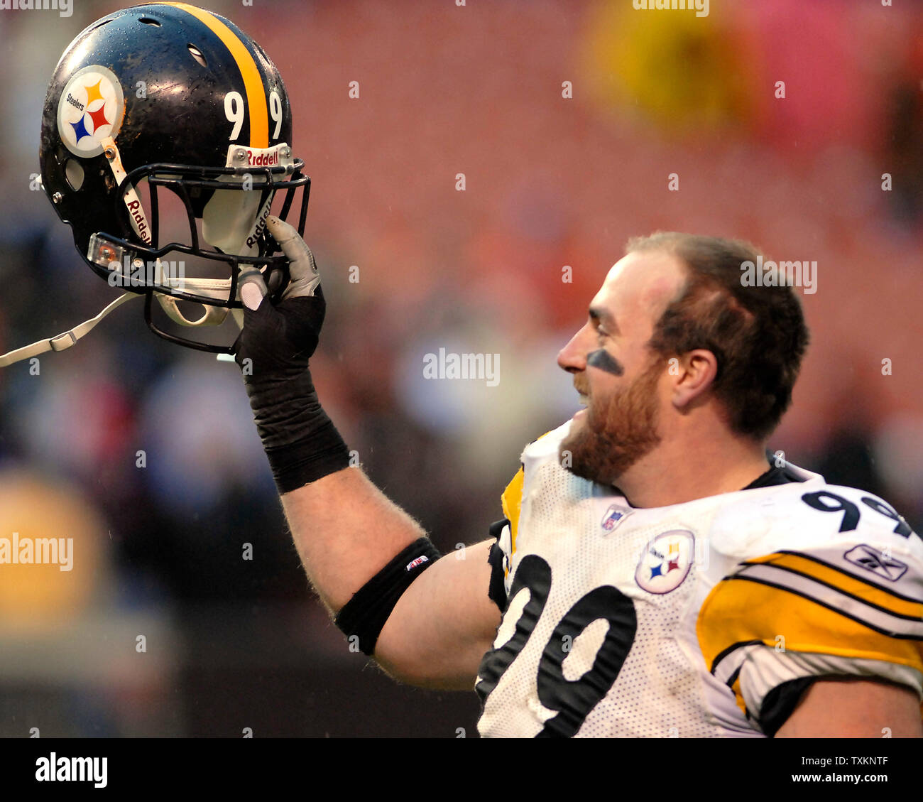 Cleveland browns helmet hi-res stock photography and images - Alamy