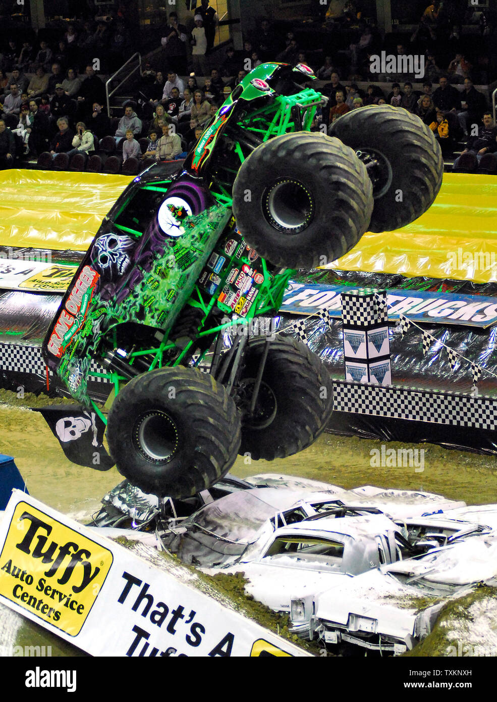 Grave digger monster truck hi-res stock photography and images - Alamy