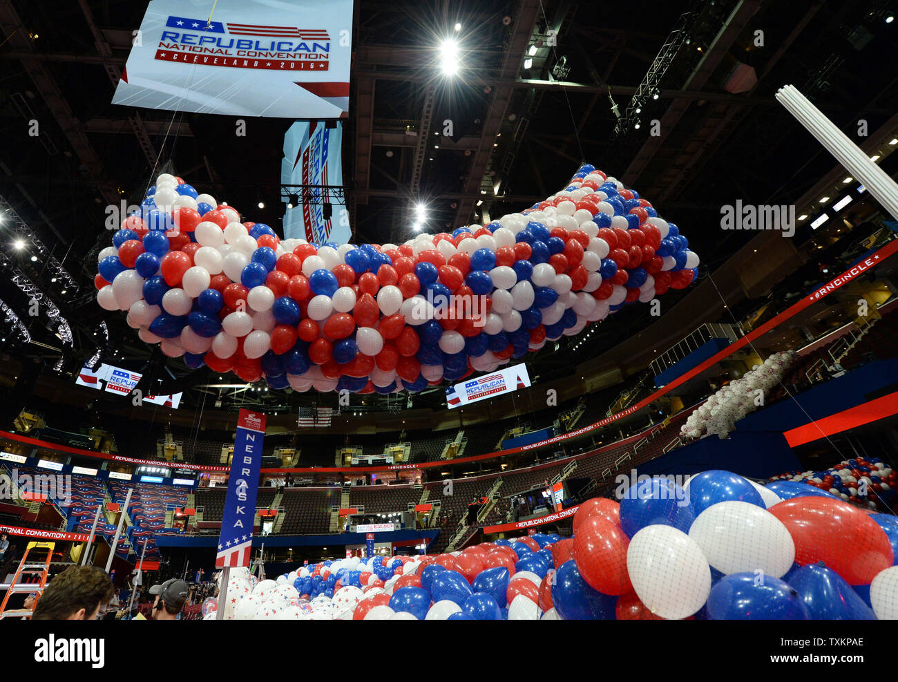 Balloons are raised to the ceiling at the Republican National ...