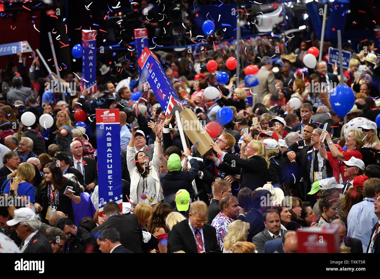 2016 rnc balloons trump hi-res stock photography and images - Alamy