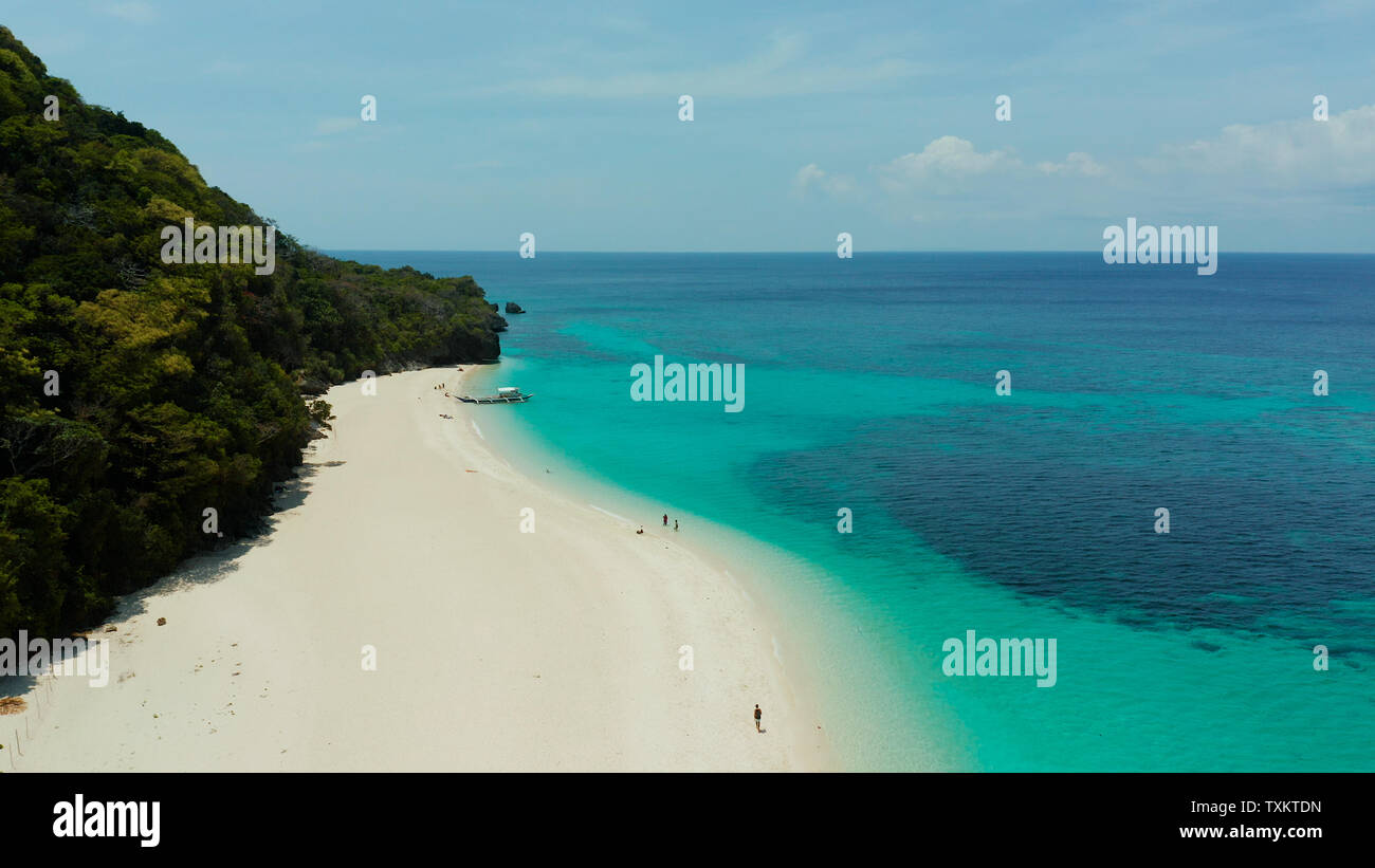 Puka shell hi-res stock photography and images - Alamy