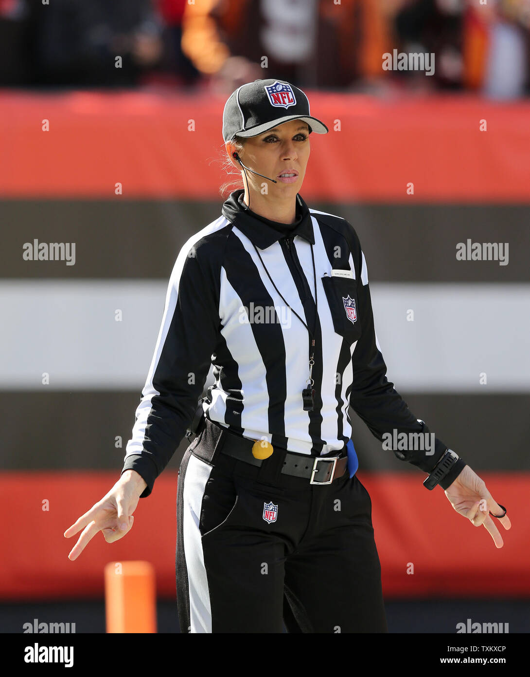 NFL game official Sarah Thomas works the Kansas City Chiefs at the ...