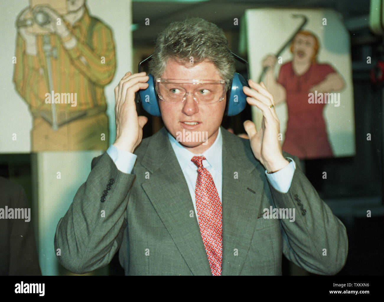 U.S. President Bill Clinton visits the Ohio Peace Officers Training ...