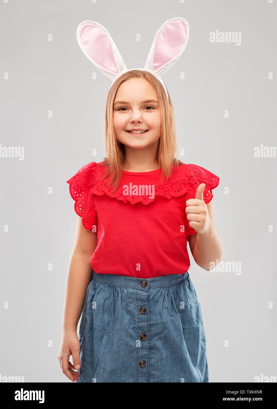Bunny thumbs up hi-res stock photography and images - Alamy