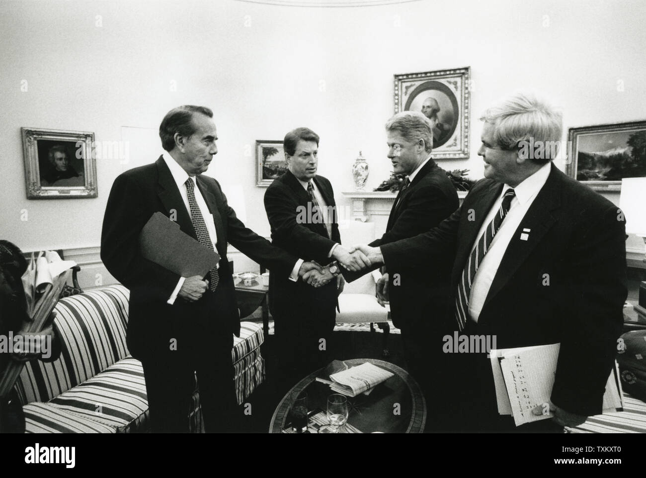 Bob dole 1995 hi-res stock photography and images - Alamy