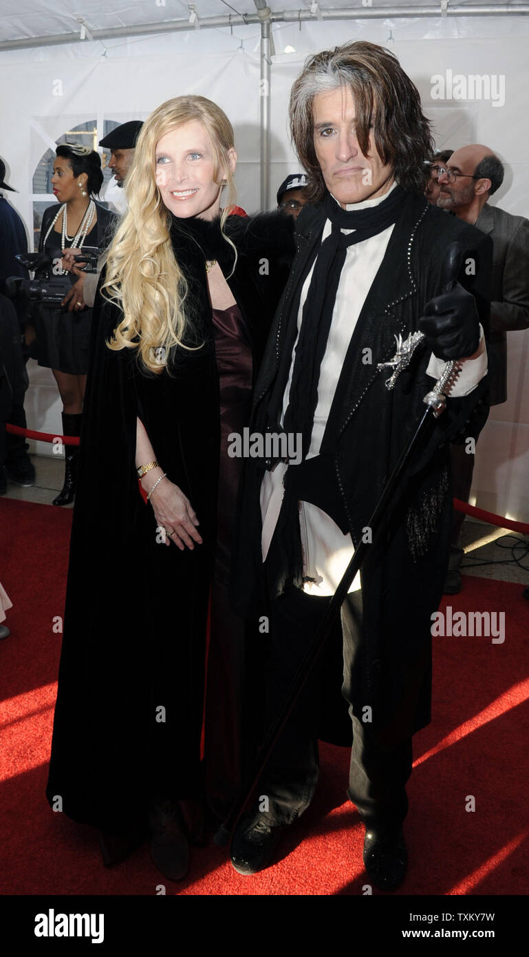 Joe perry and billie paulette montgomery hi-res stock photography and ...