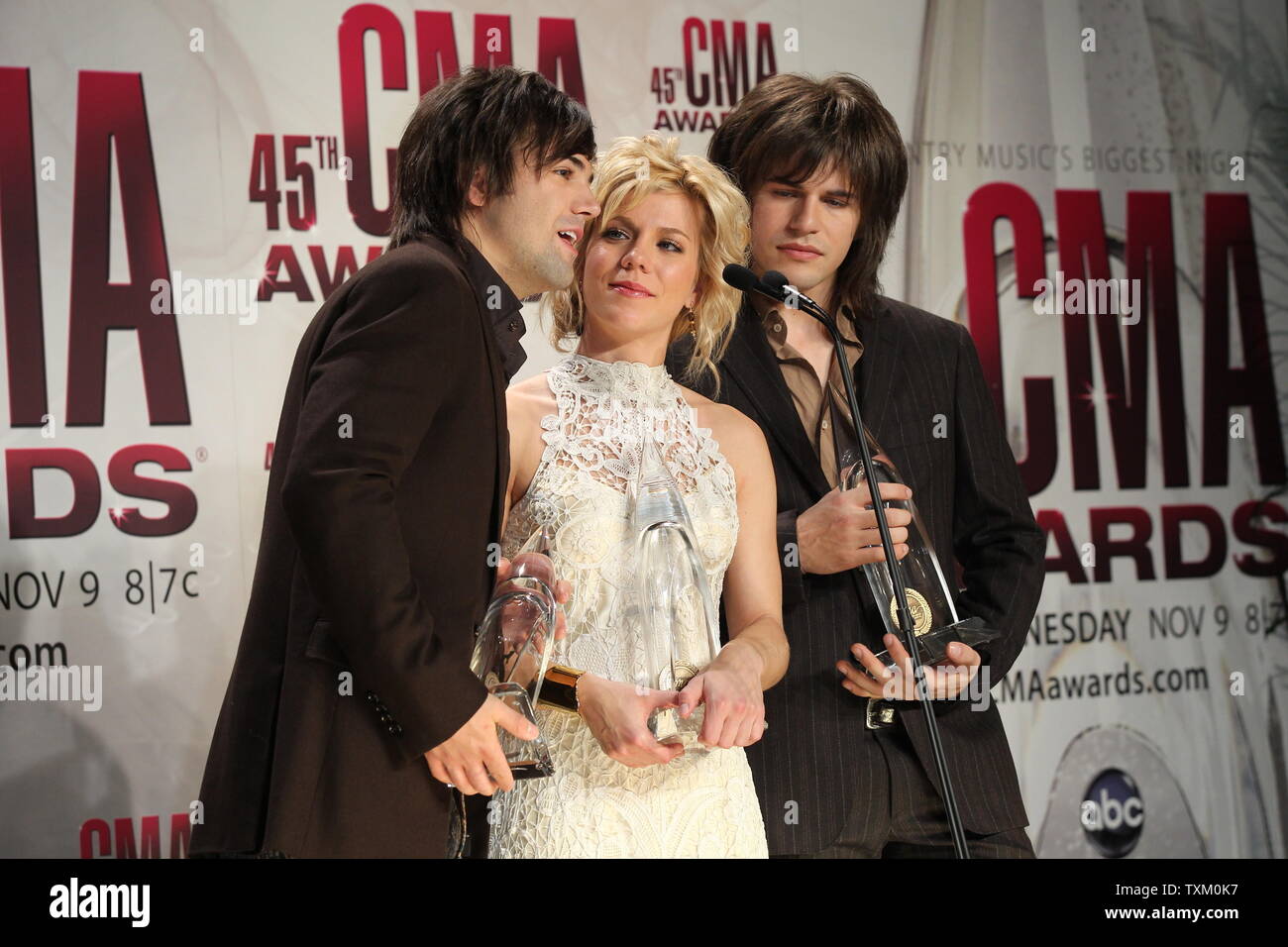 The Band Perry, winners of Best New Artist, Single of the Year and Song ...