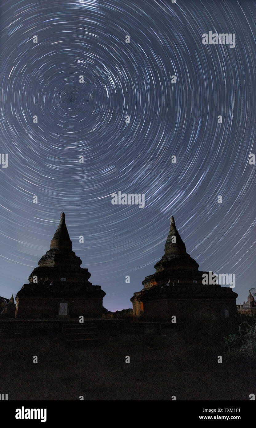 Old bagan starry sky hi-res stock photography and images - Alamy