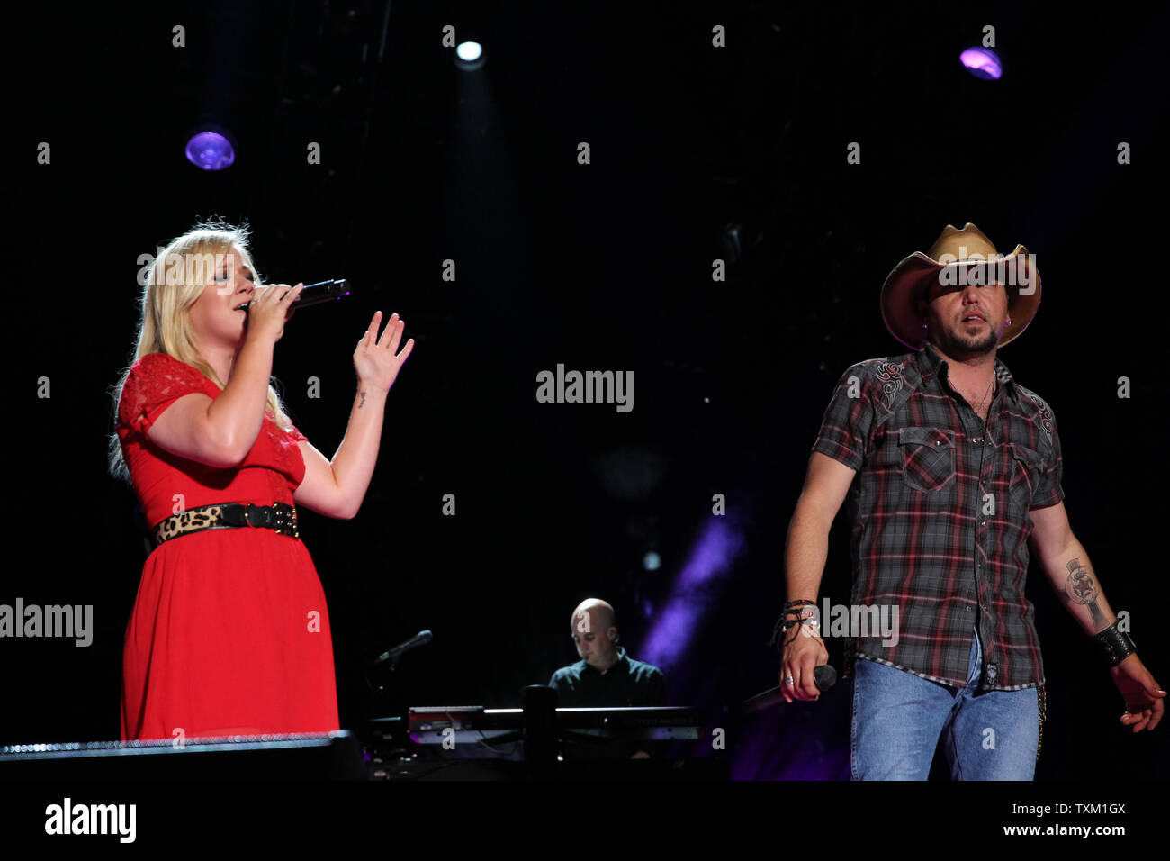 Kelly clarkson and jason clarkson hi-res stock photography and images ...