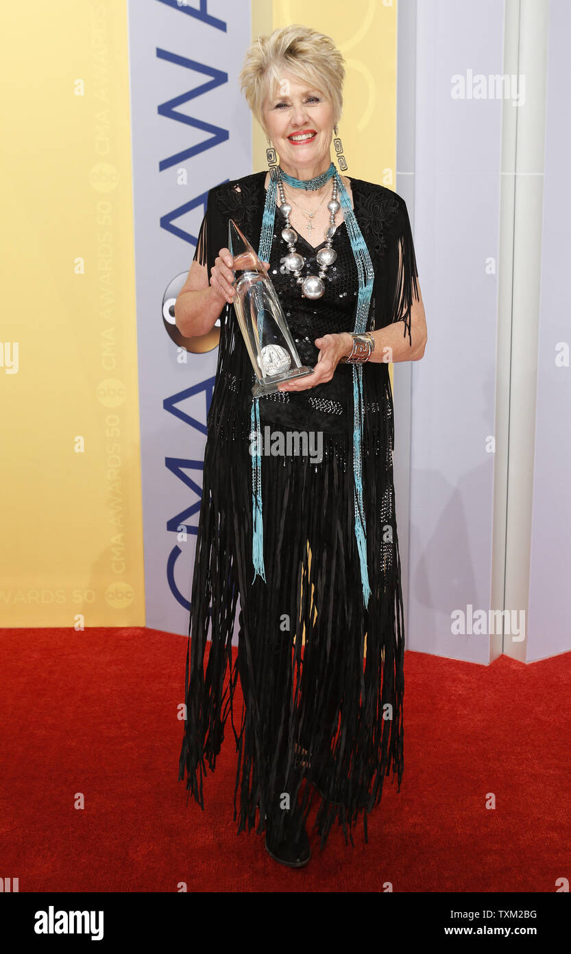 Janie Fricke arrives at the 2016 Country Music Awards at Bridgestone ...