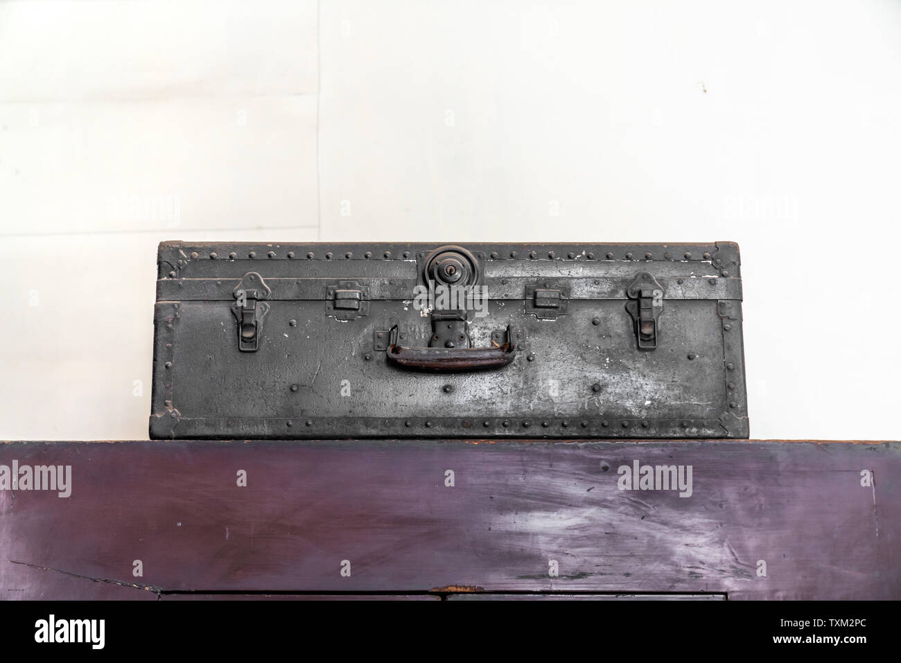 The ancient kitchen of Qiaojia compound in Shanxi Province, China Stock ...