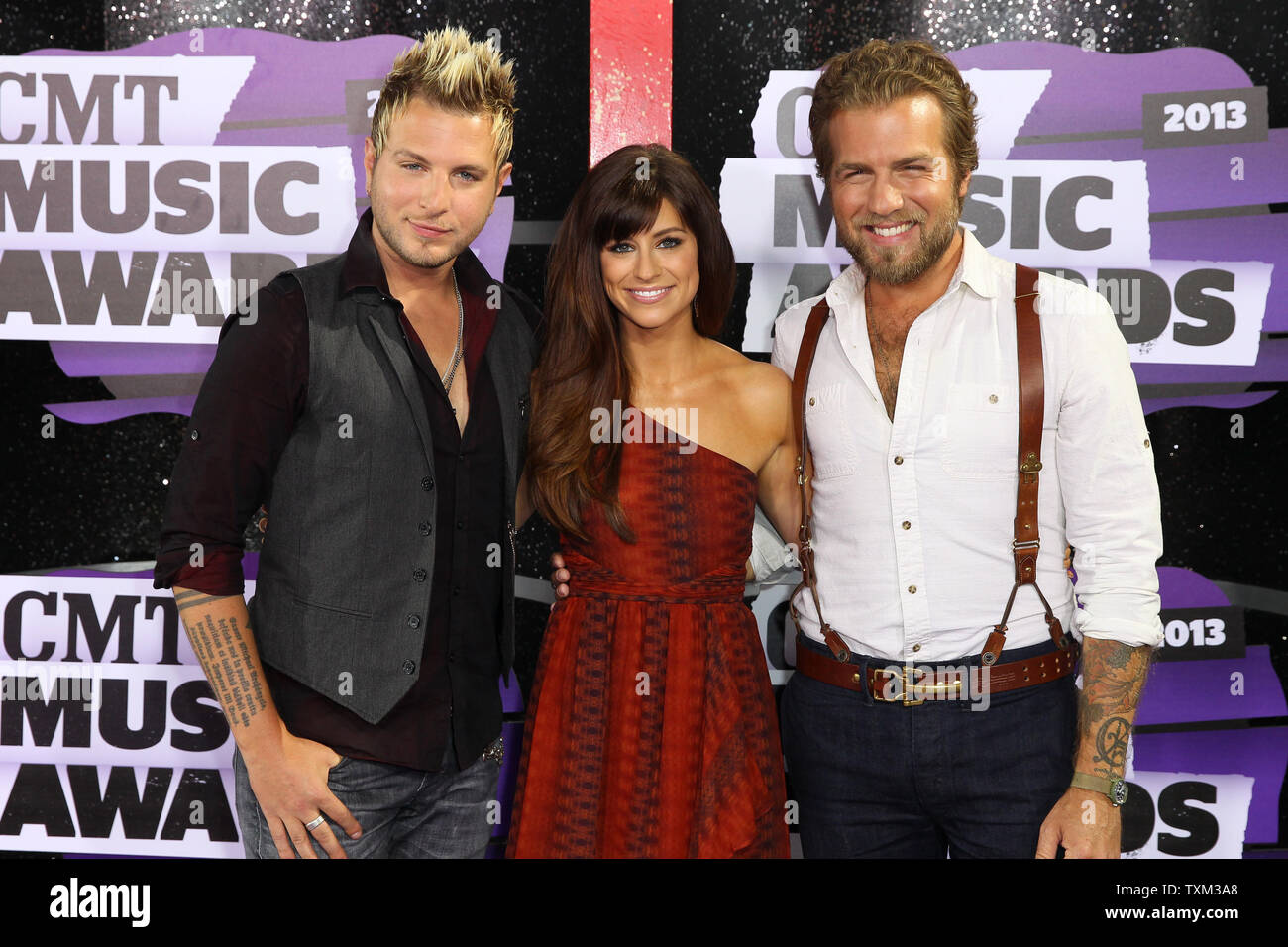 Gloriana arrives on the red carpet for the CMT Awards at the ...