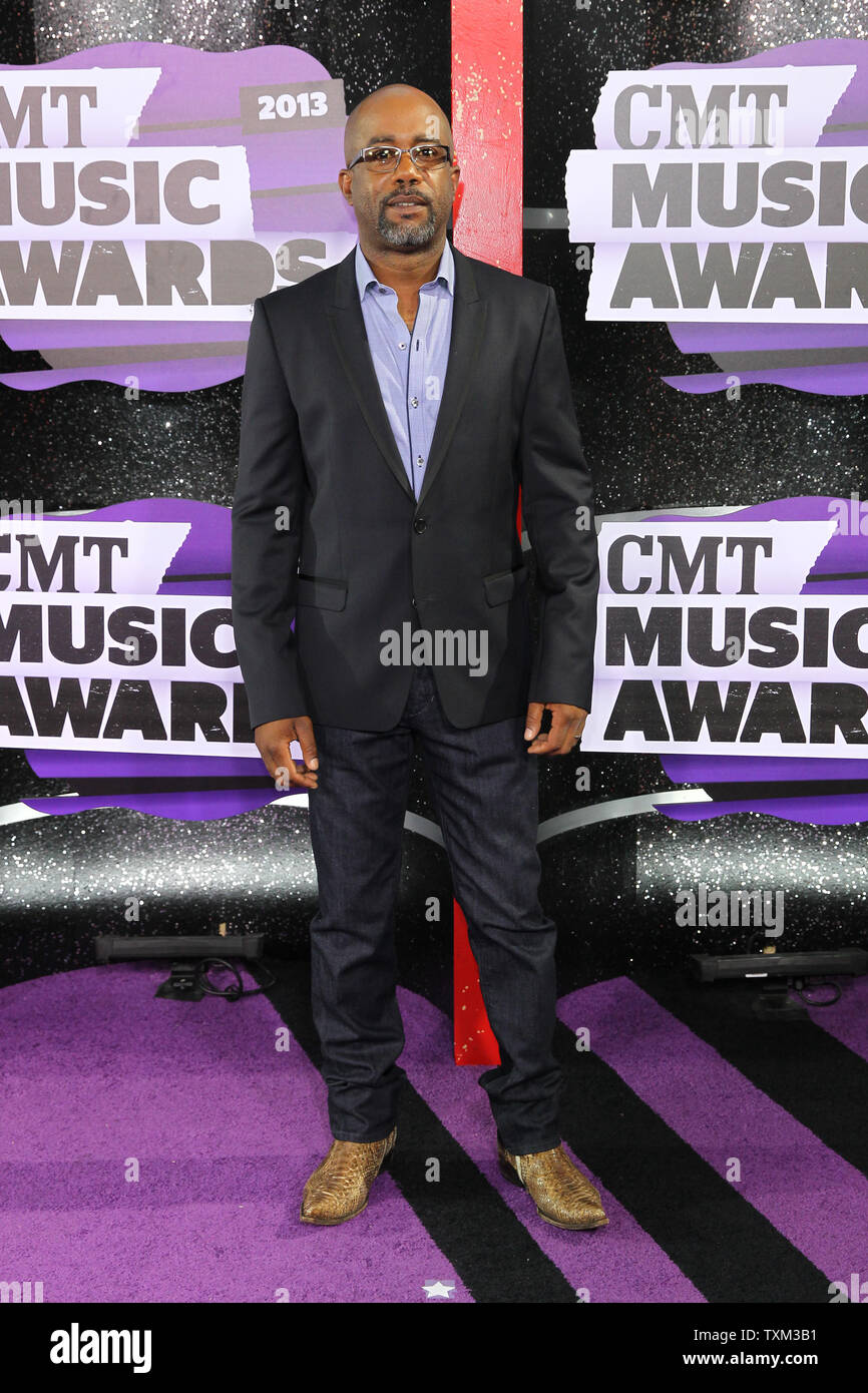 Darius Rucker arrives on the red carpet for the CMT Awards at the ...