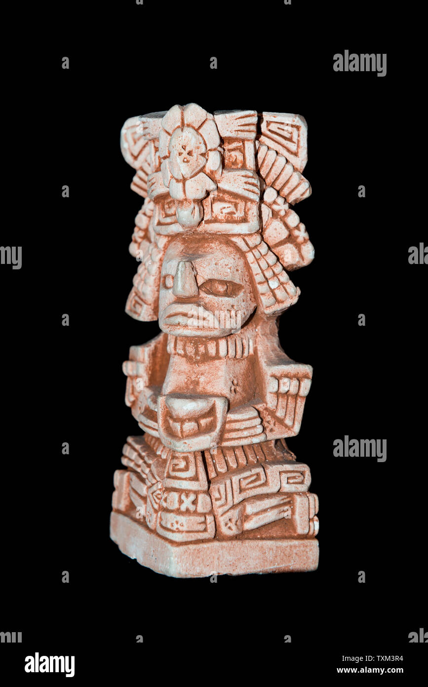 Mayan statue hi-res stock photography and images - Alamy