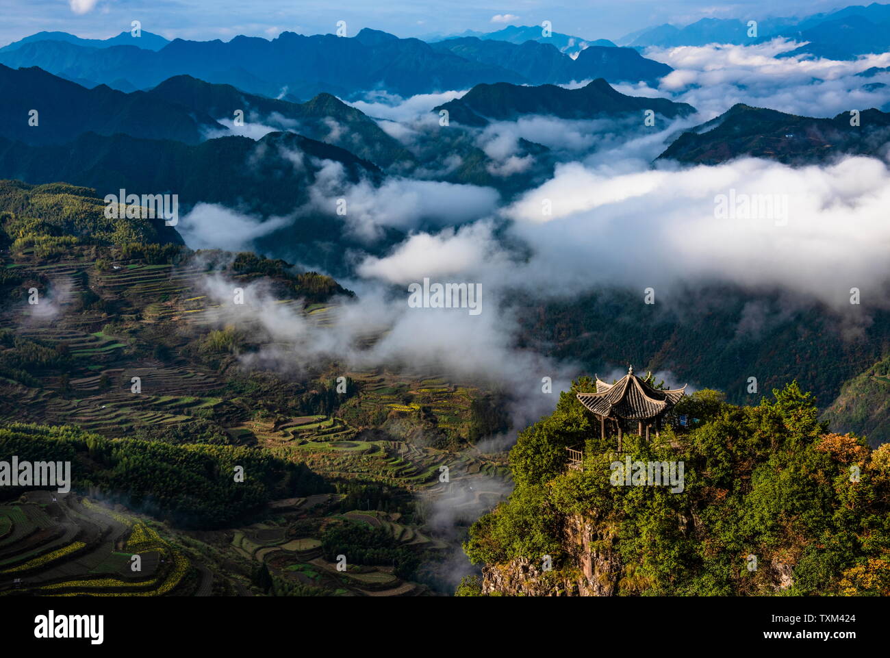 Southern sharp rock clouds Stock Photo - Alamy