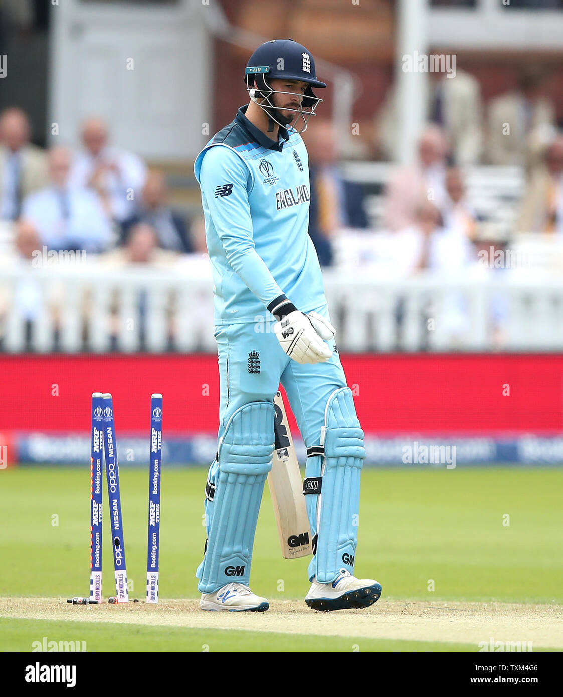 James vince of england hi-res stock photography and images - Alamy