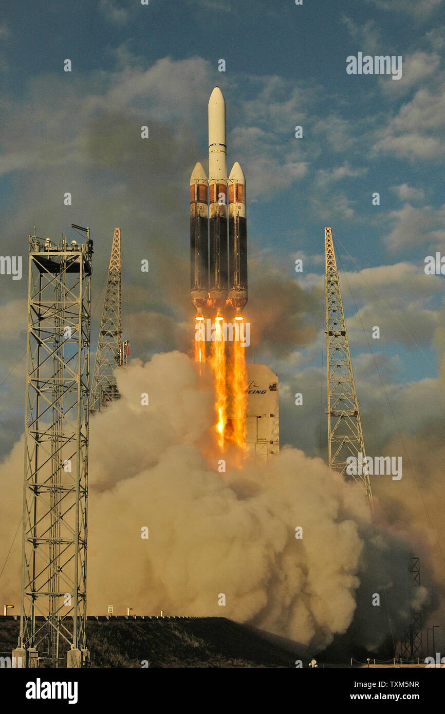 At the Cape Canaveral Air Force Station, Boeing's Delta IV "Heavy ...