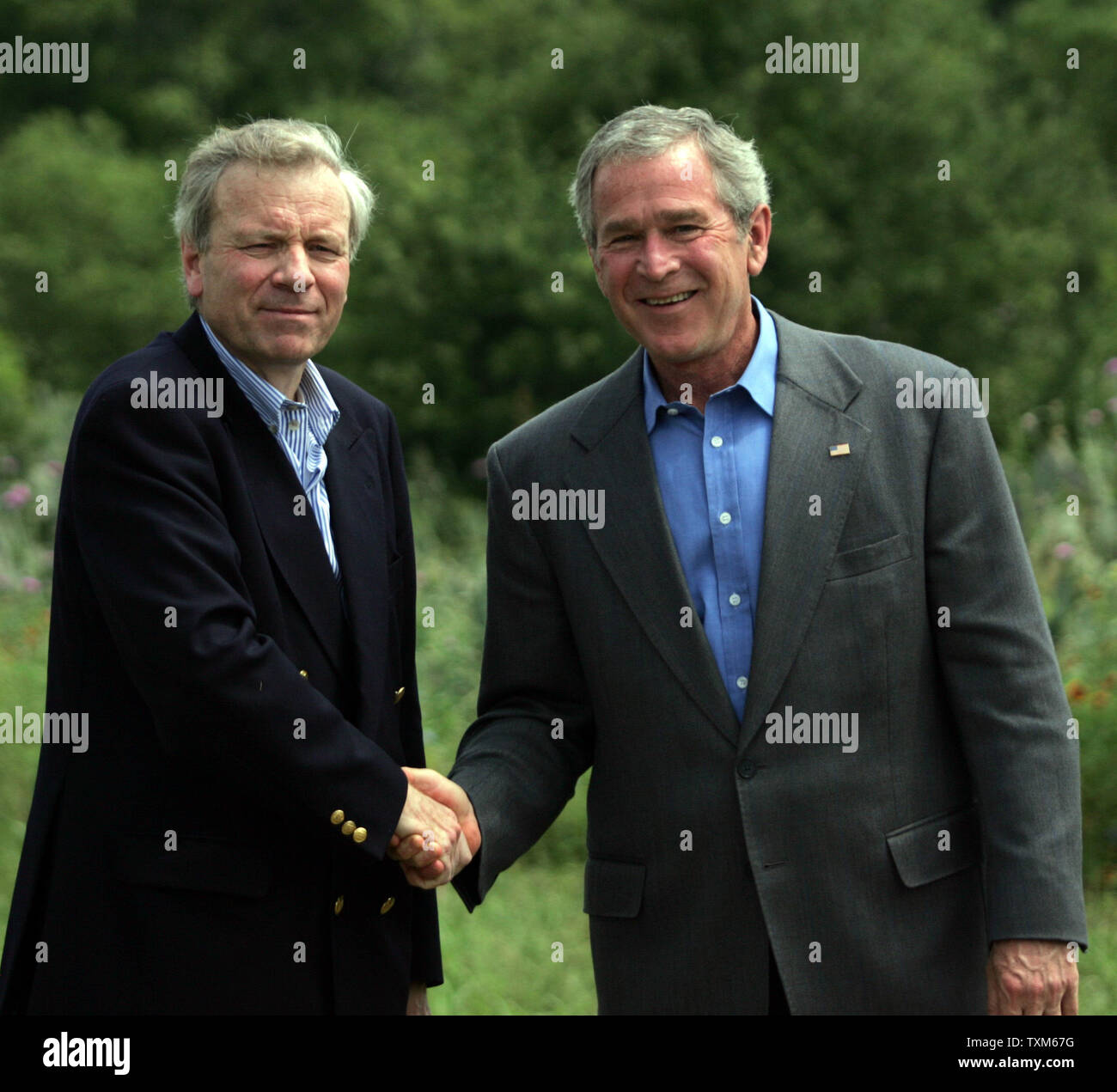 W w ii hands hi-res stock photography and images - Alamy