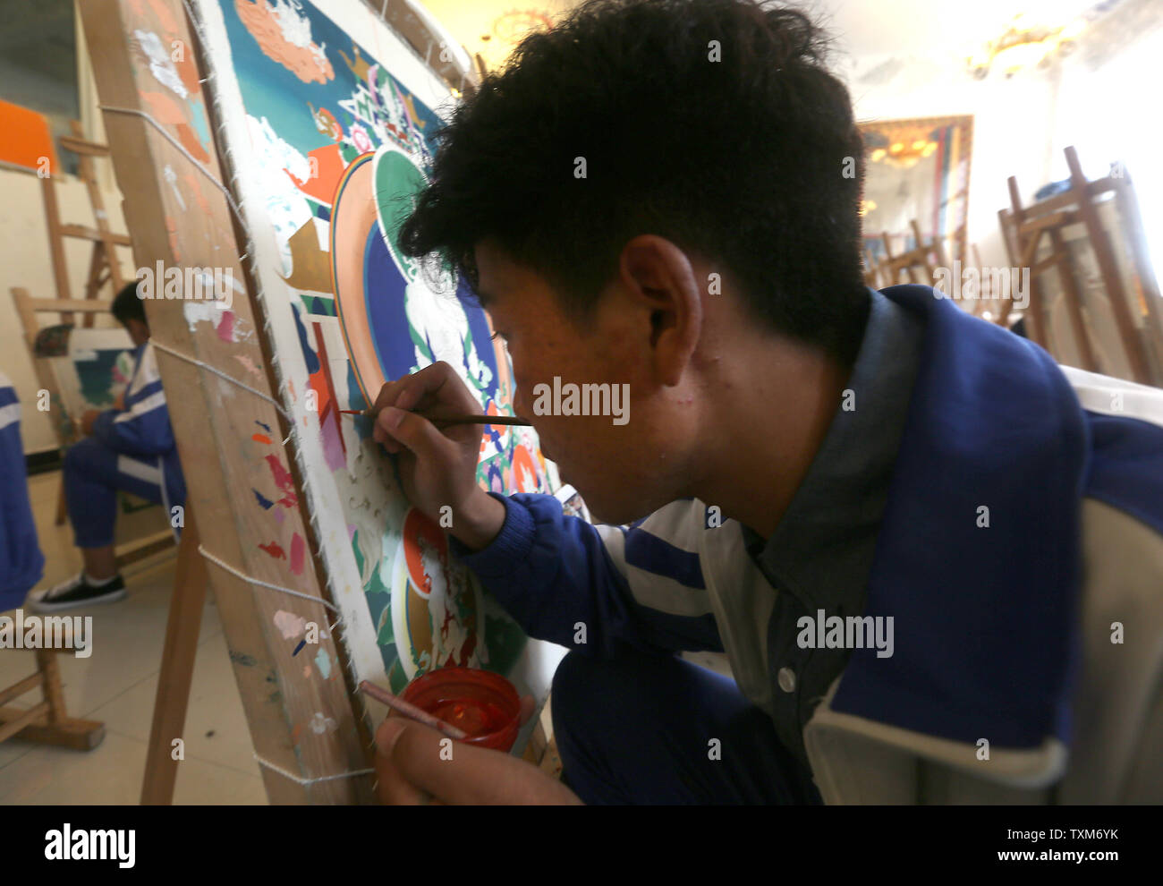 Chinese class paint hi-res stock photography and images - Alamy