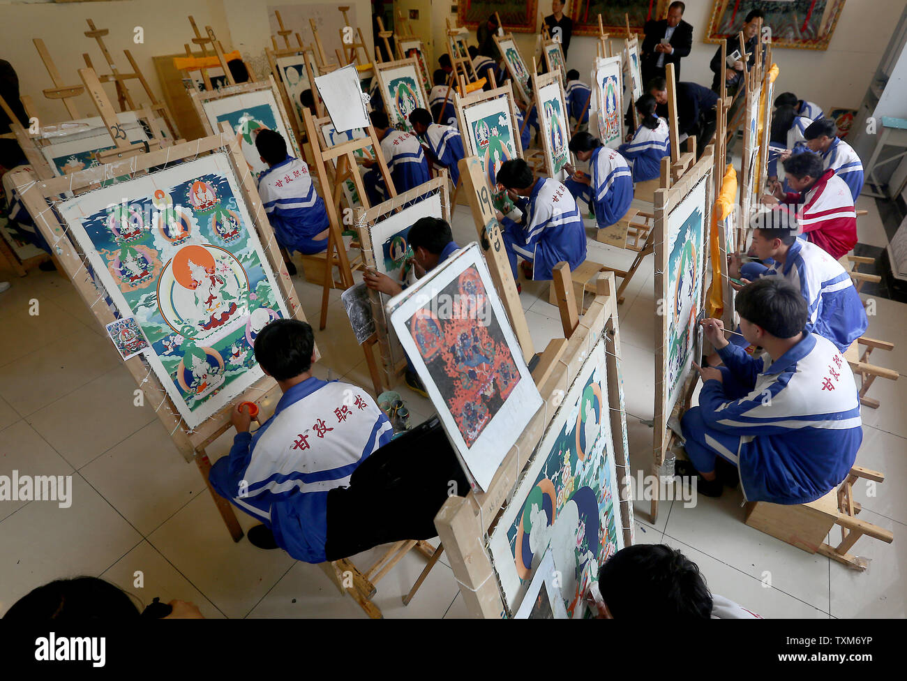 Chinese class paint hi-res stock photography and images - Alamy