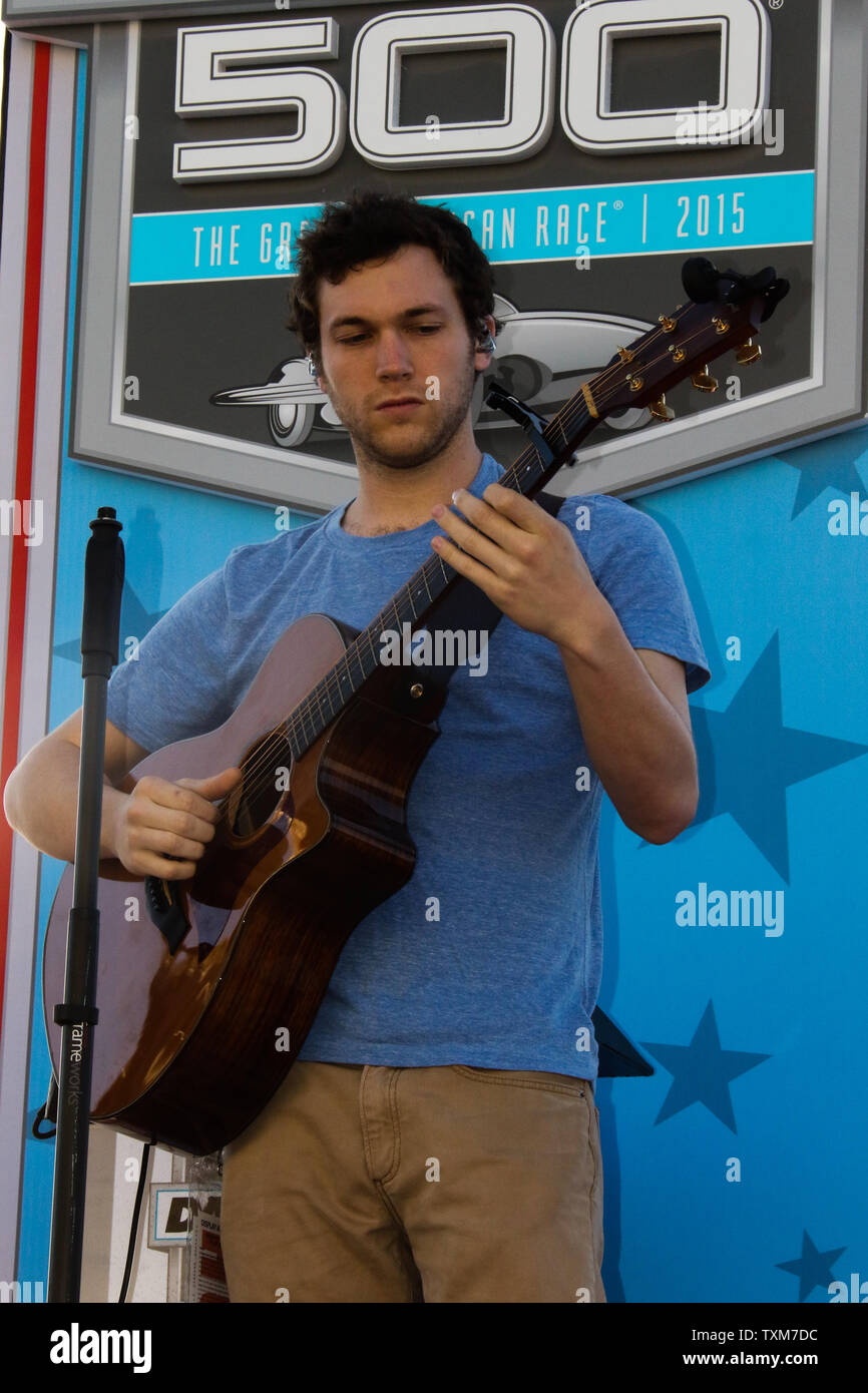 Singer Phillip Phillips preparing to later sing the National Anthem at ...