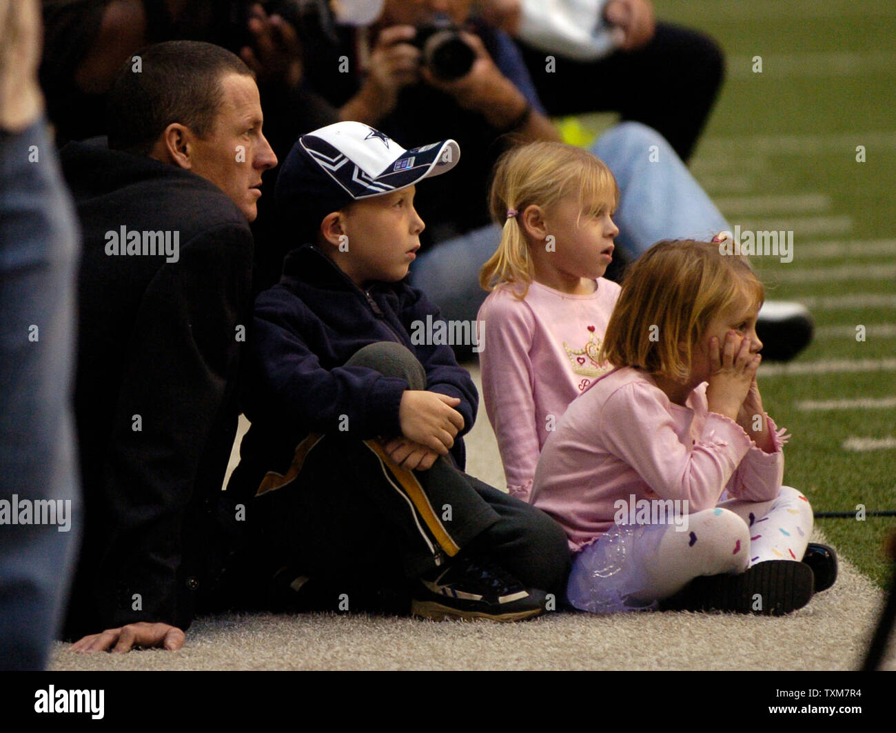 Lance armstrong children hi-res stock photography and images - Alamy