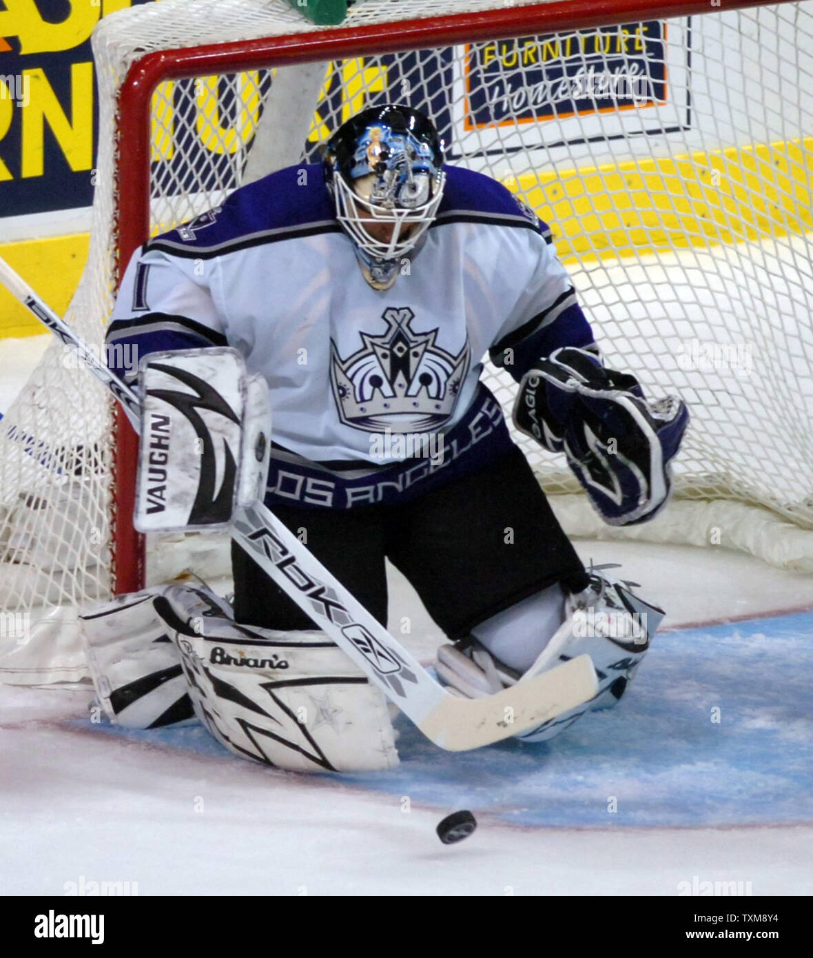 La kings goalie hi-res stock photography and images - Alamy