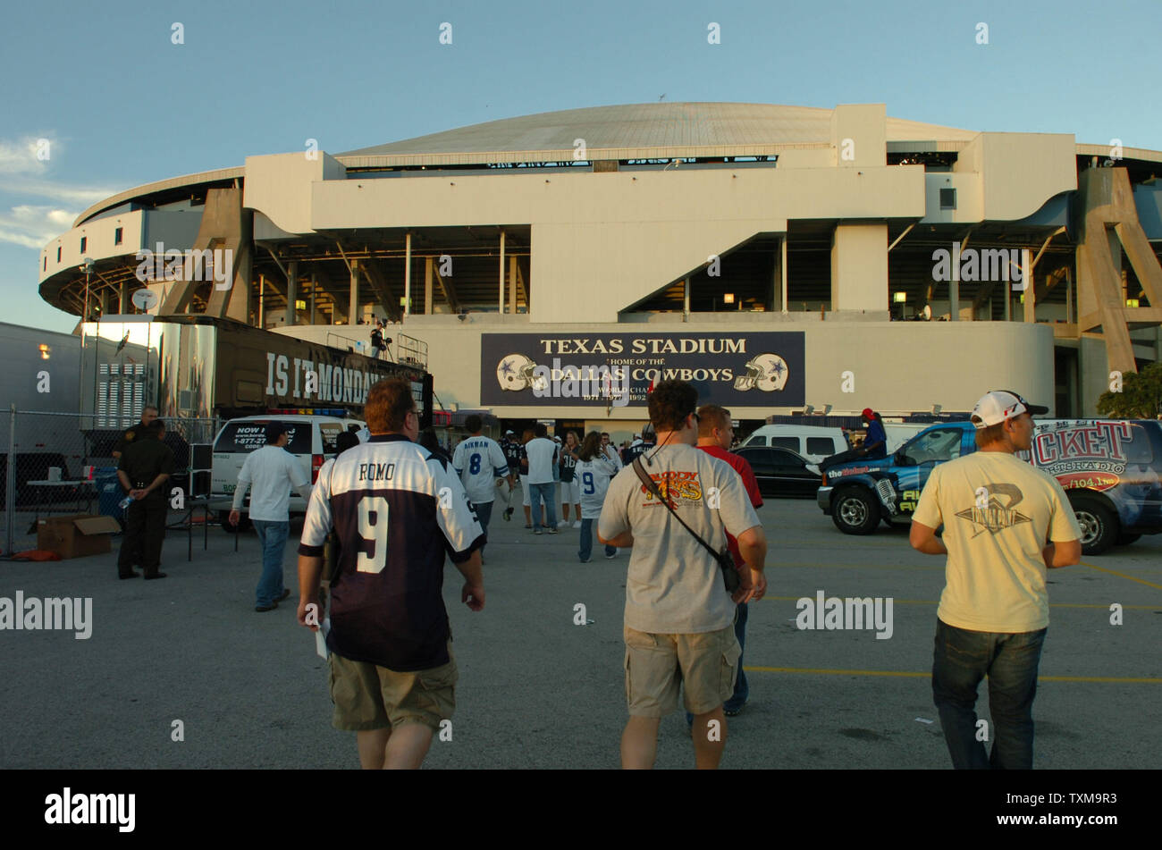 Fans make there way to the stadium hi-res stock photography and images ...