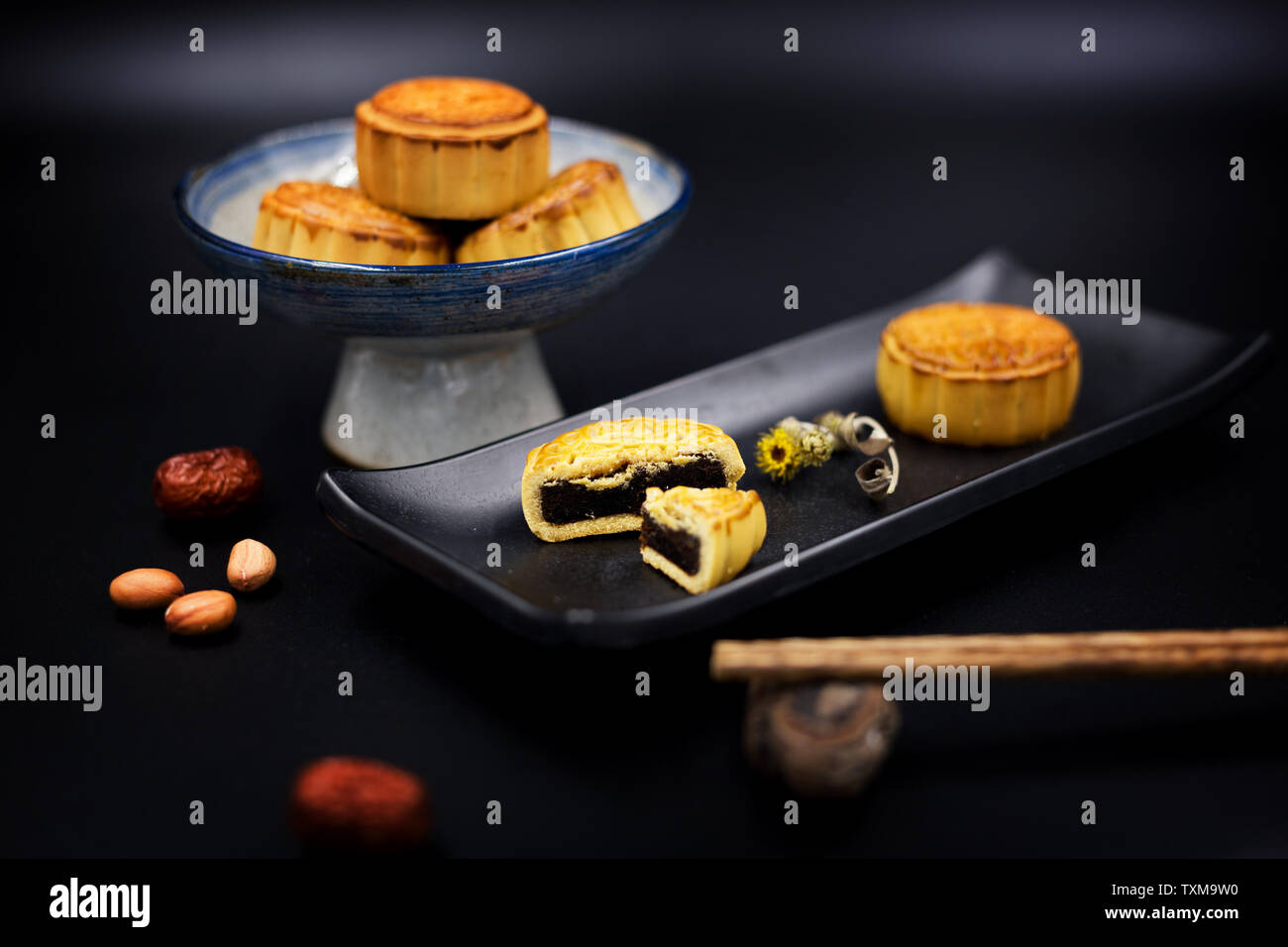 Chinese traditional cuisine Mid-Autumn Festival moon cake tea set Stock ...