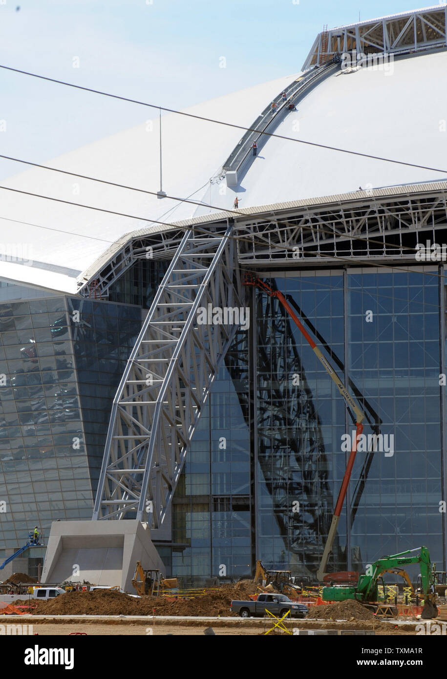 Work continues March 5, 2009 on the Dallas Cowboys' new stadium in ...