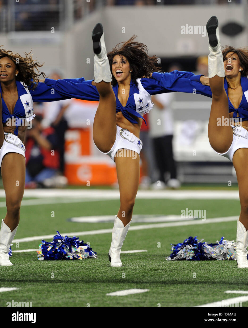 Dallas Cowboys Cheerleaders perform prior the Dallas Cowboys New York ...