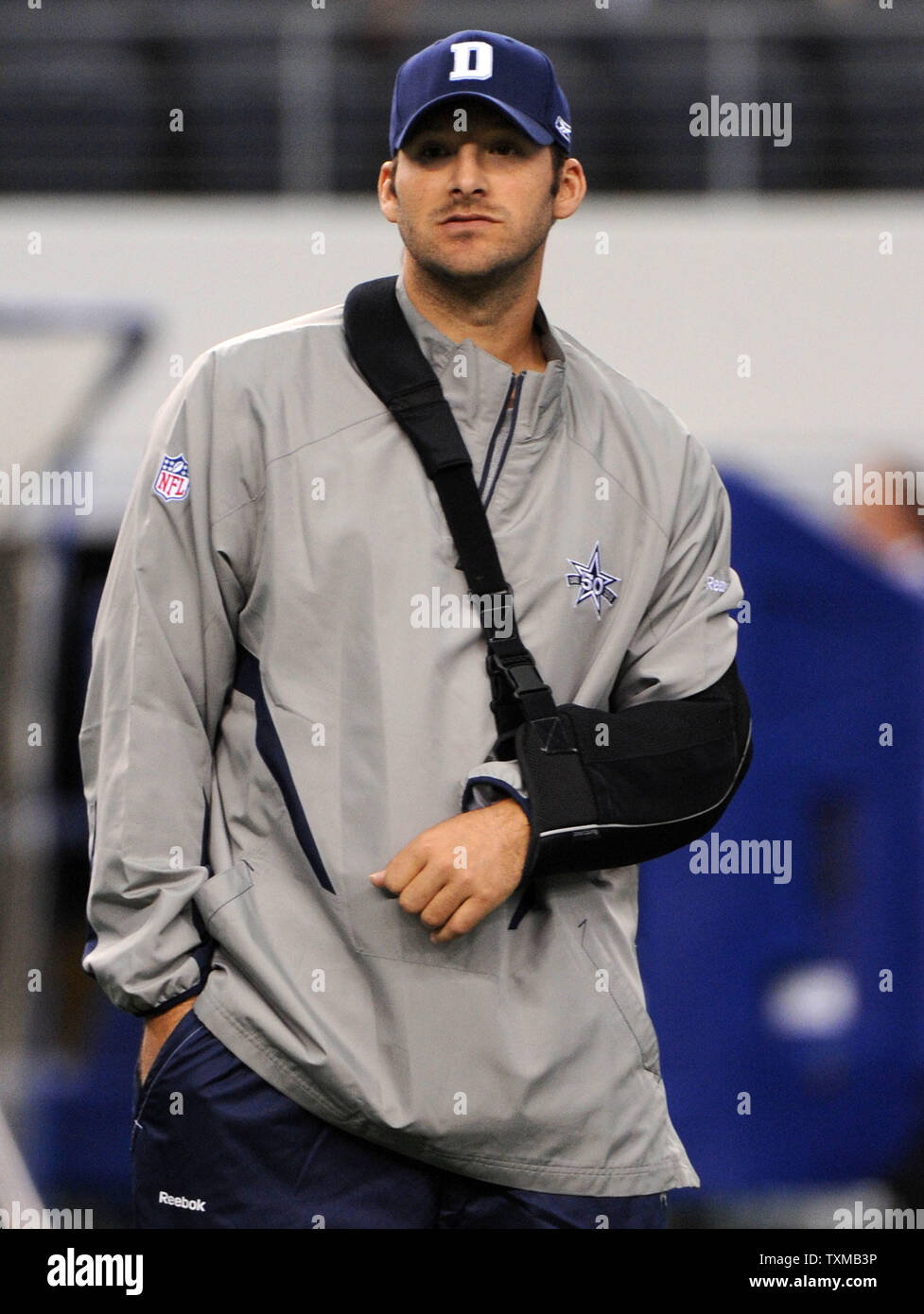 Dallas cowboys quarterback tony romo hi-res stock photography and ...