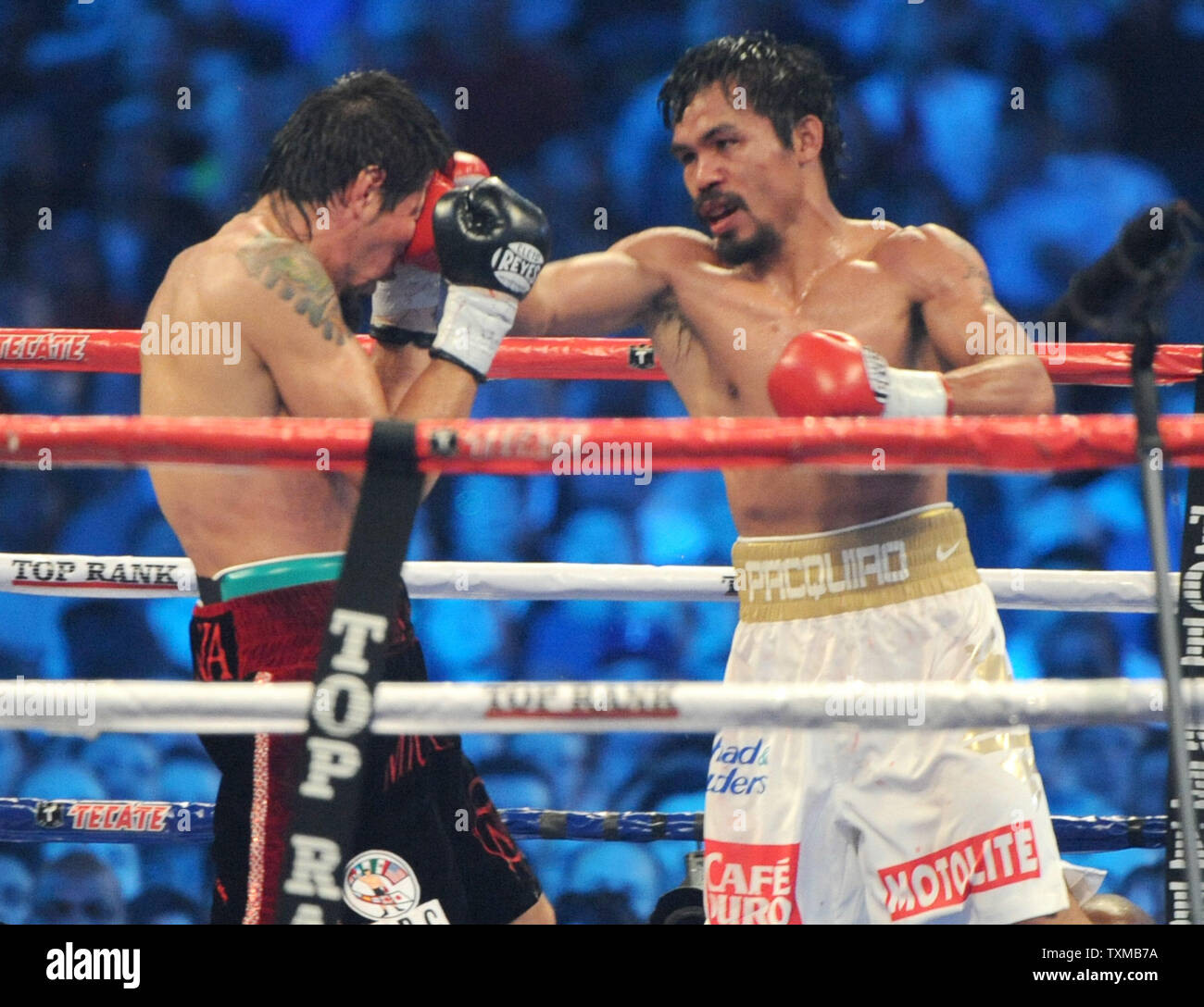 Manny pacquiao margarito hi-res stock photography and images - Alamy