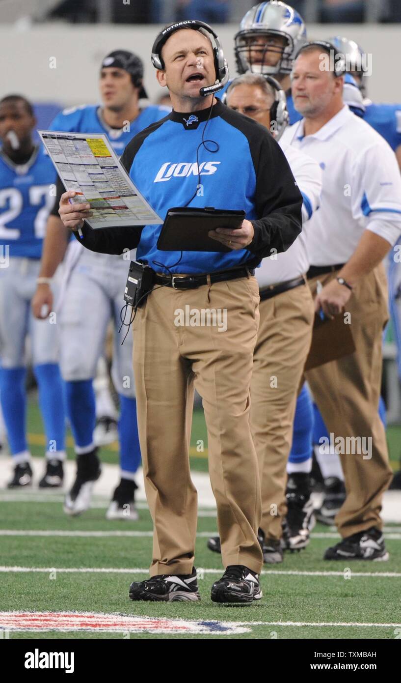 Detroit Lions head coach Jim Schwartz calls a play against the Dallas ...