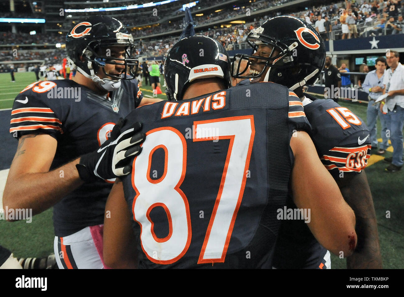 Chicago Bears receiver Brandon Marshall (15) celebrates with TE Kellen ...