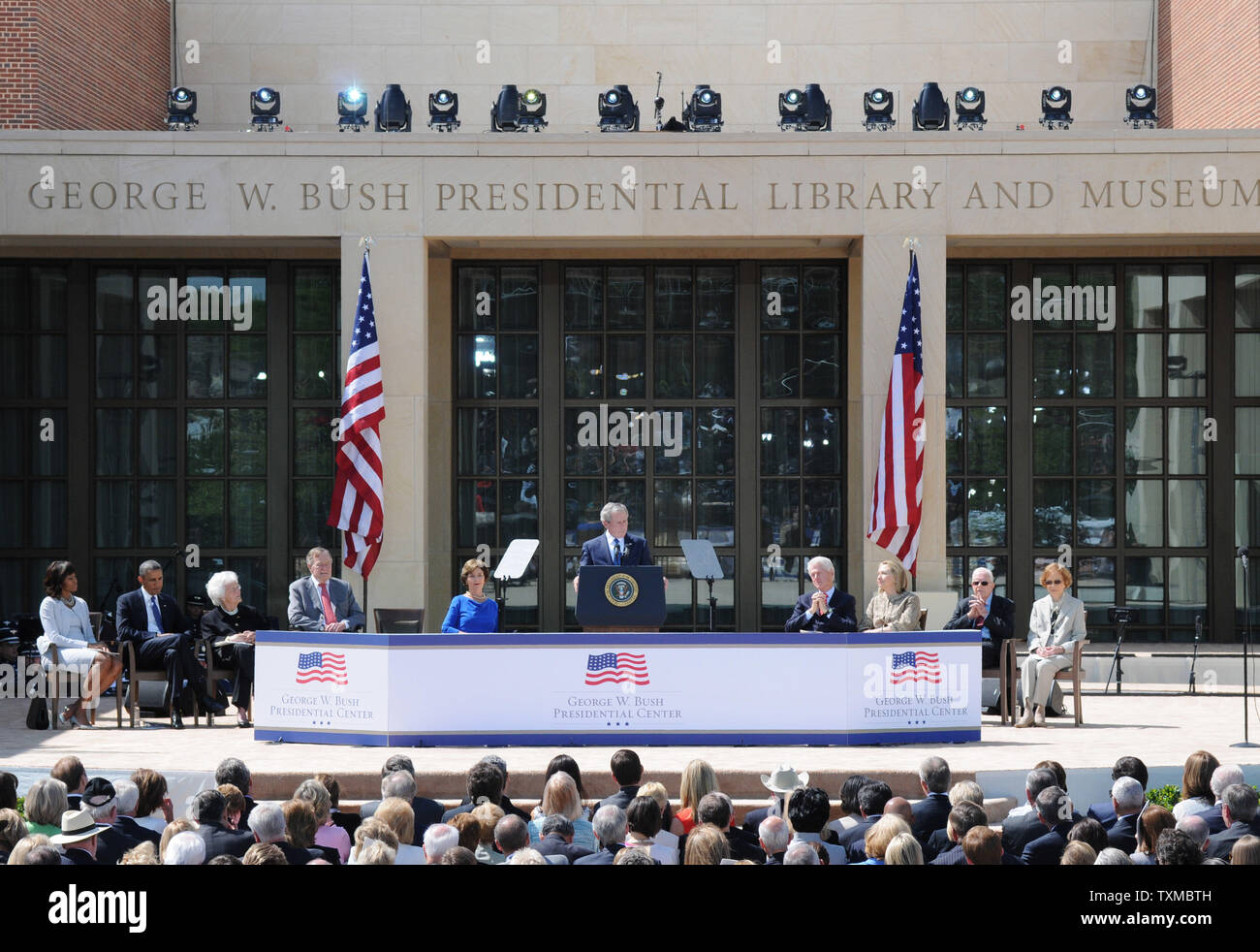 President George W. Bush delivers remarks at the dedication of his ...