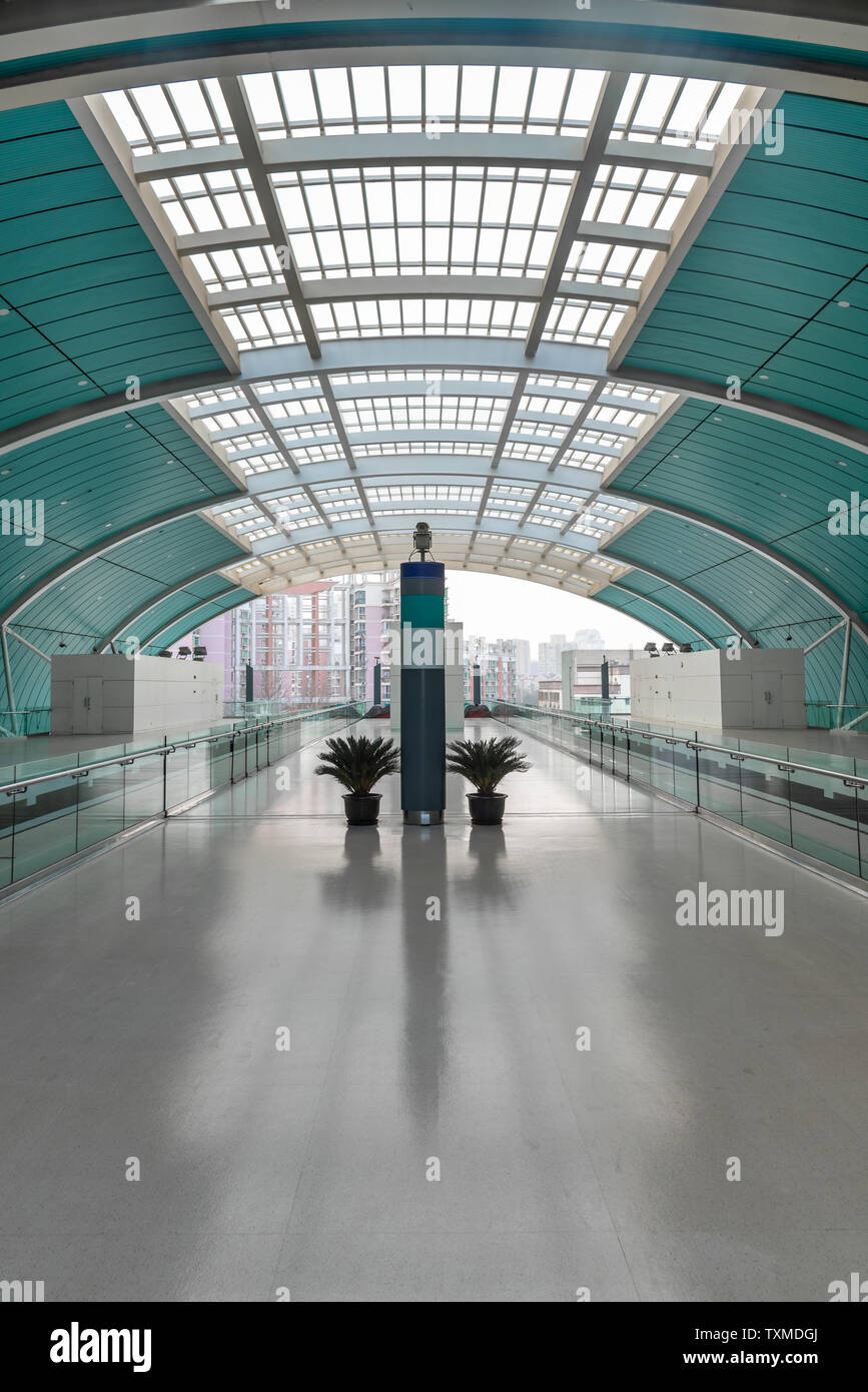 Shanghai Maglev Train Longyang Road Station Platform Stock Photo - Alamy